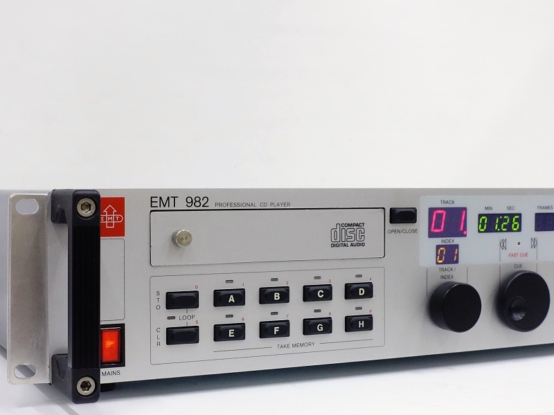 代購代標第一品牌－樂淘letao－ EMT 982 プロフェッショナル CDプレーヤー BARCO-EMT 011807002J
